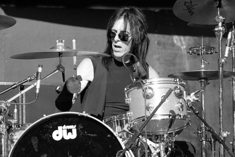 Elhunyt Steve Riley - HAMMERWORLD